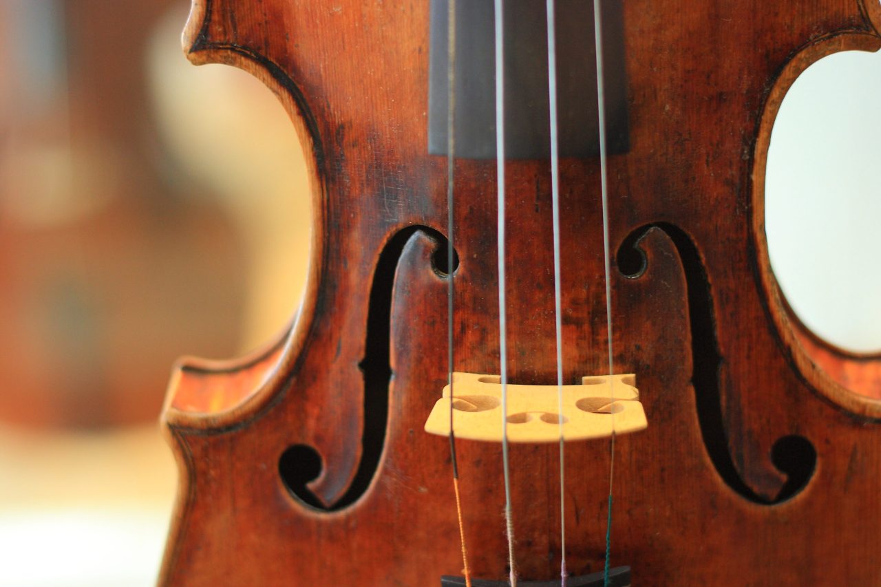 Revealing the Stratigraphy of Ancient Cremonese Violins | Bruker