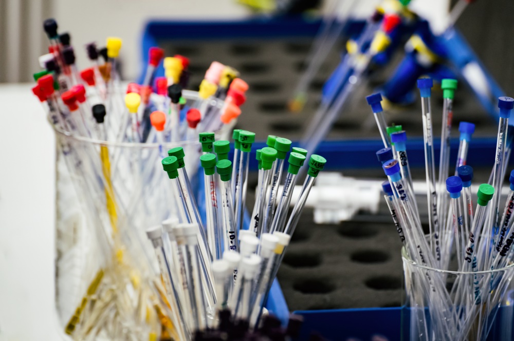 DNP-enhanced NMR Visualises 13C-13C Correlations on Catalyst Surface ...