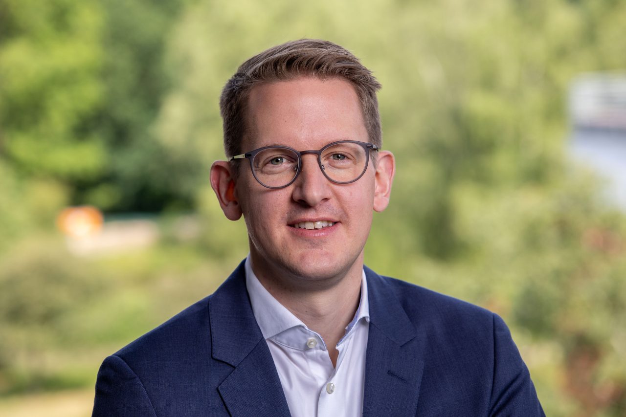 Dennis | Bruker