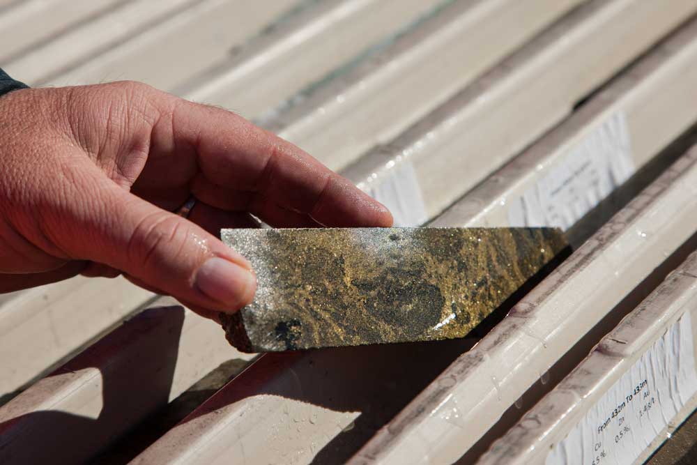 Rock Characterization for Mineral Exploration | Bruker