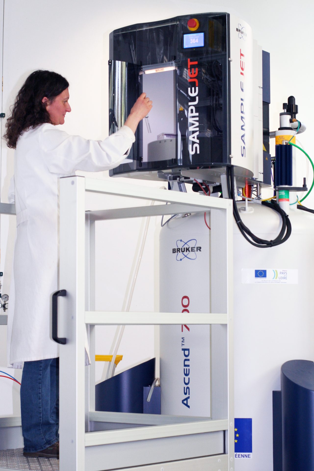 Breaking the Sensitivity Barrier of NMR Spectroscopy | Bruker